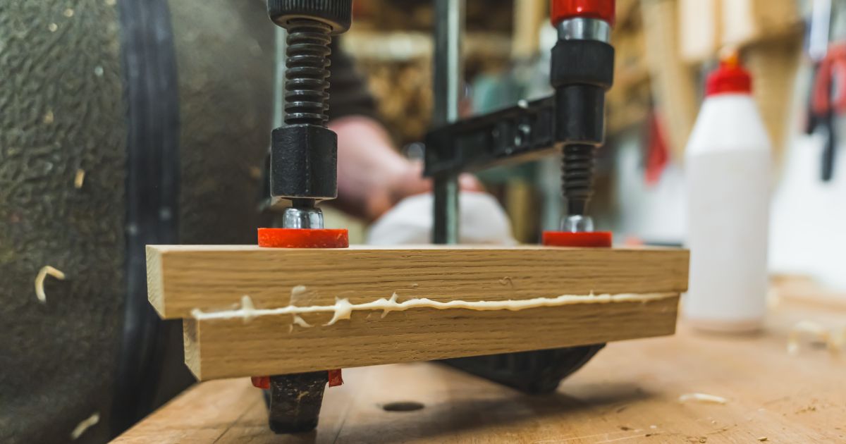 What is adhesive bleed definition | Labelplanet